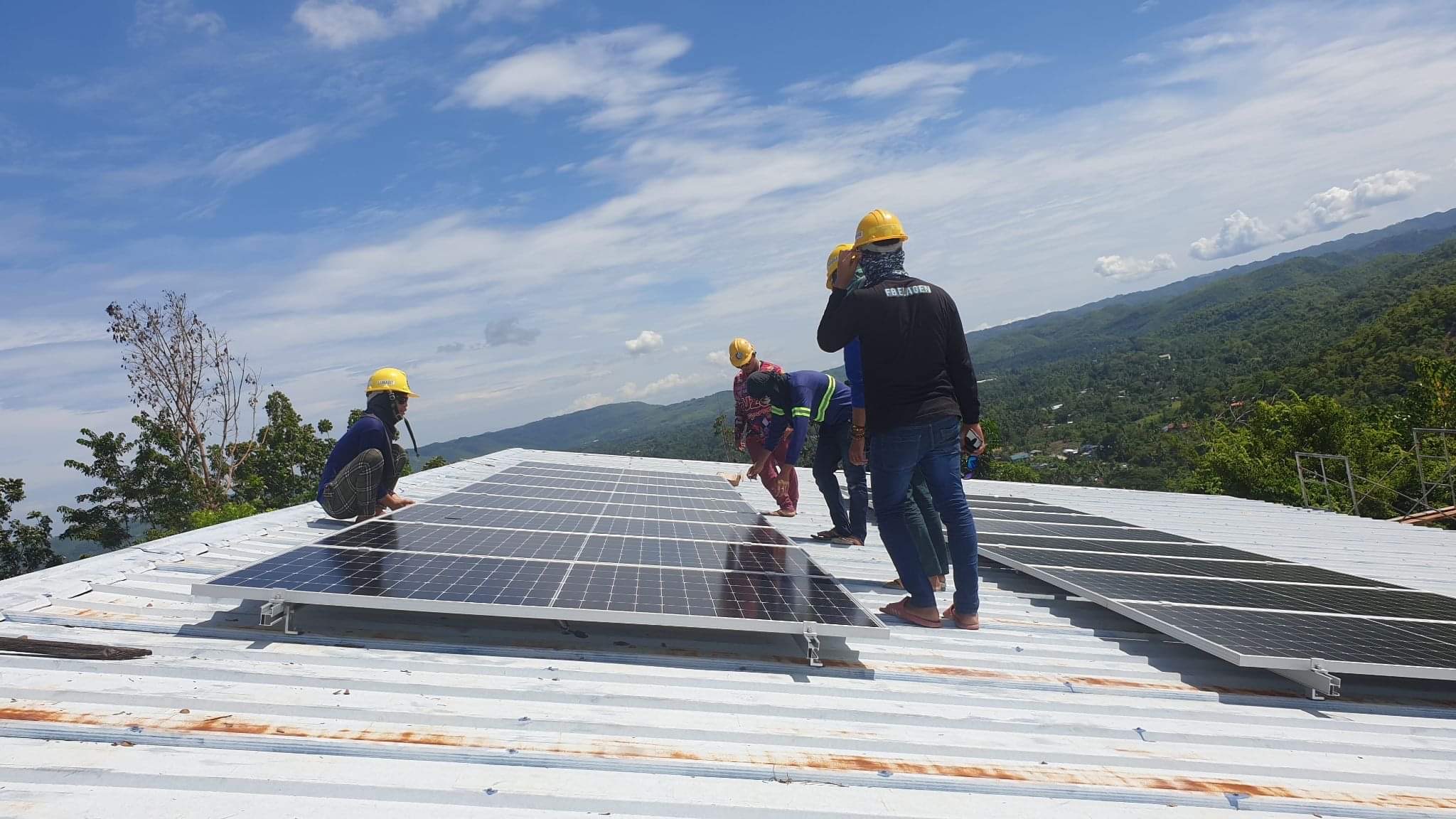 Installing the Solar Panels – Don Bosco TVET Balamban