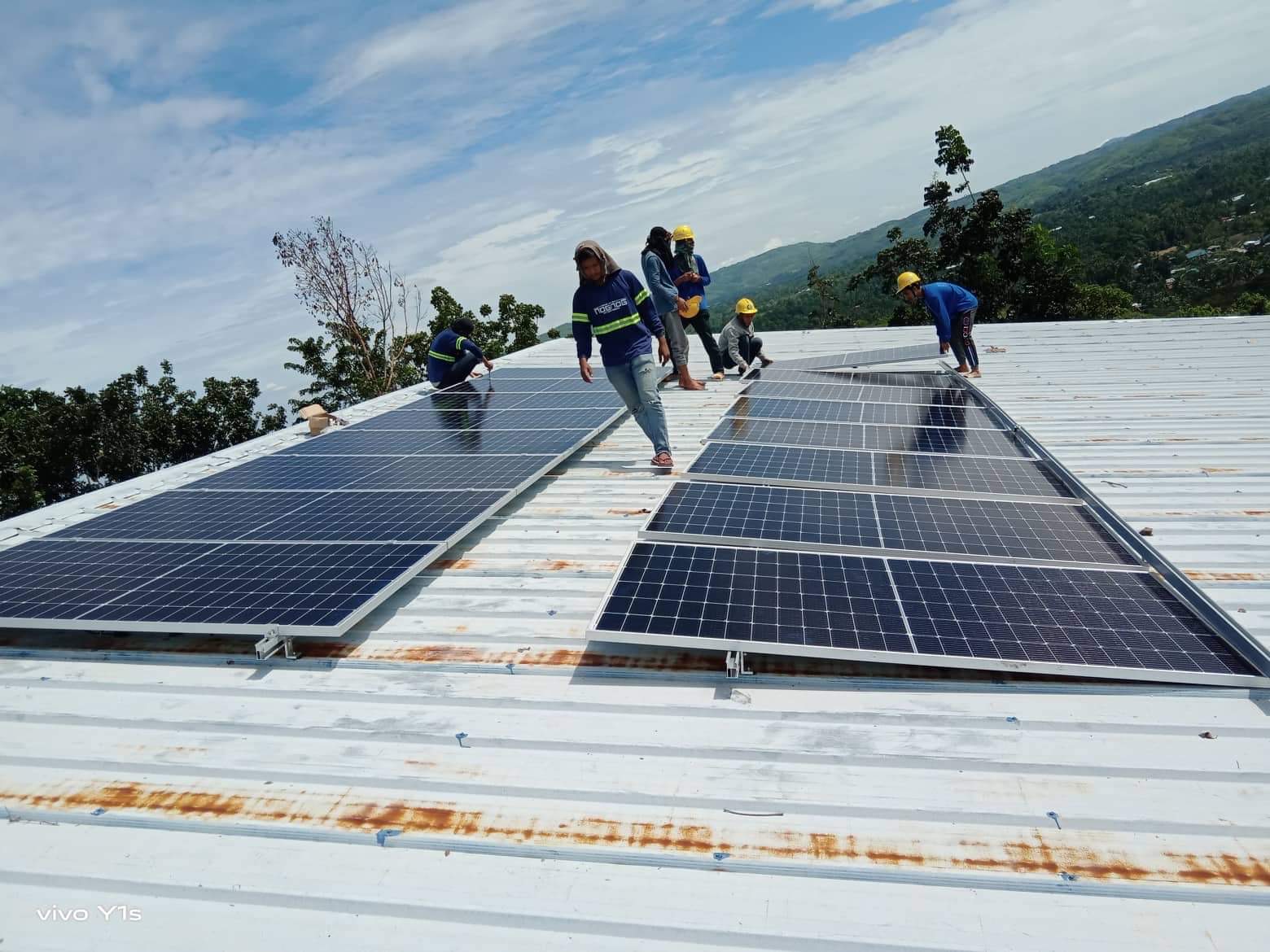 Installing the Solar Panels – Don Bosco TVET Balamban